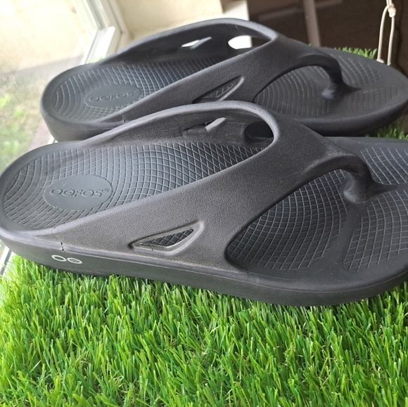 OOFOS | Shoes | Oofos Mens Thong Slipon Size Likenew | Poshmark